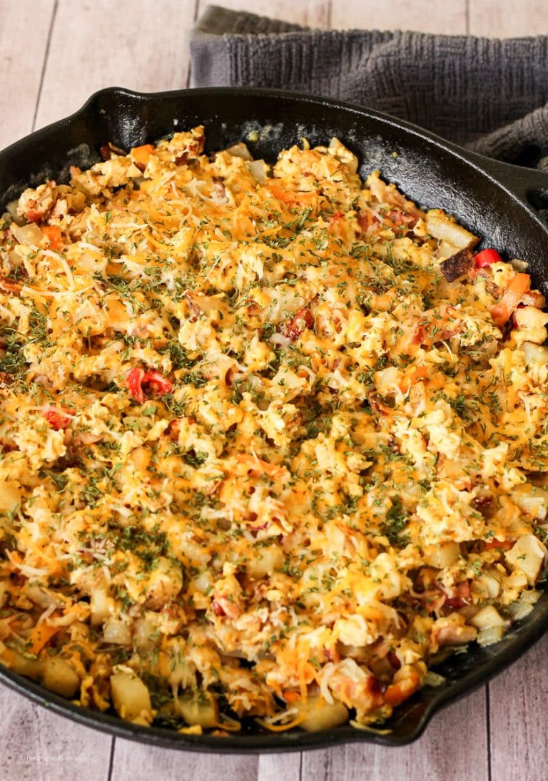 Breakfast Hash with Bacon, Eggs and Potatoes in Cast Iron - Feeding ...